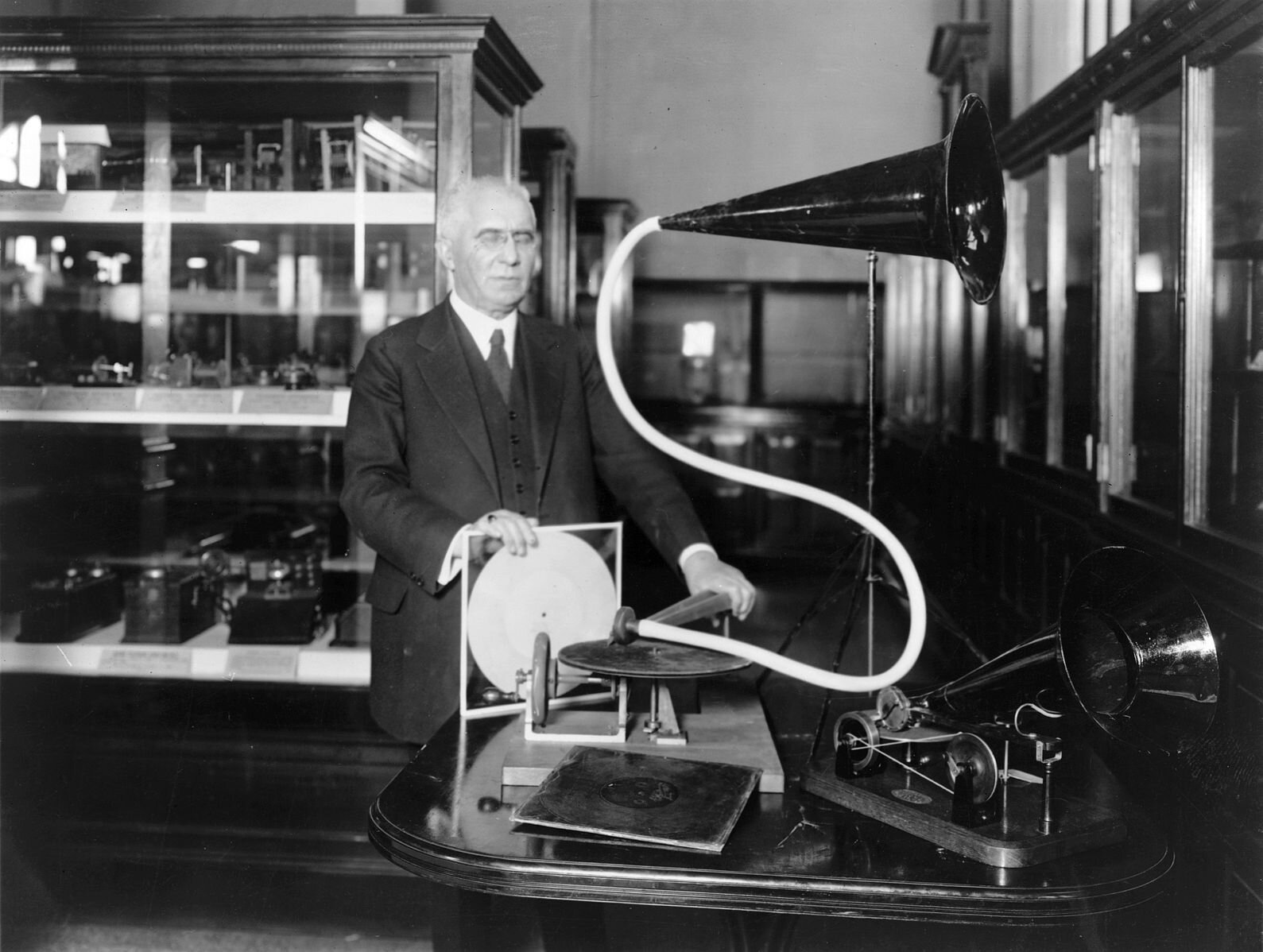 The Evolution of Vinyl: A Deep Dive into the Early History of Records ...