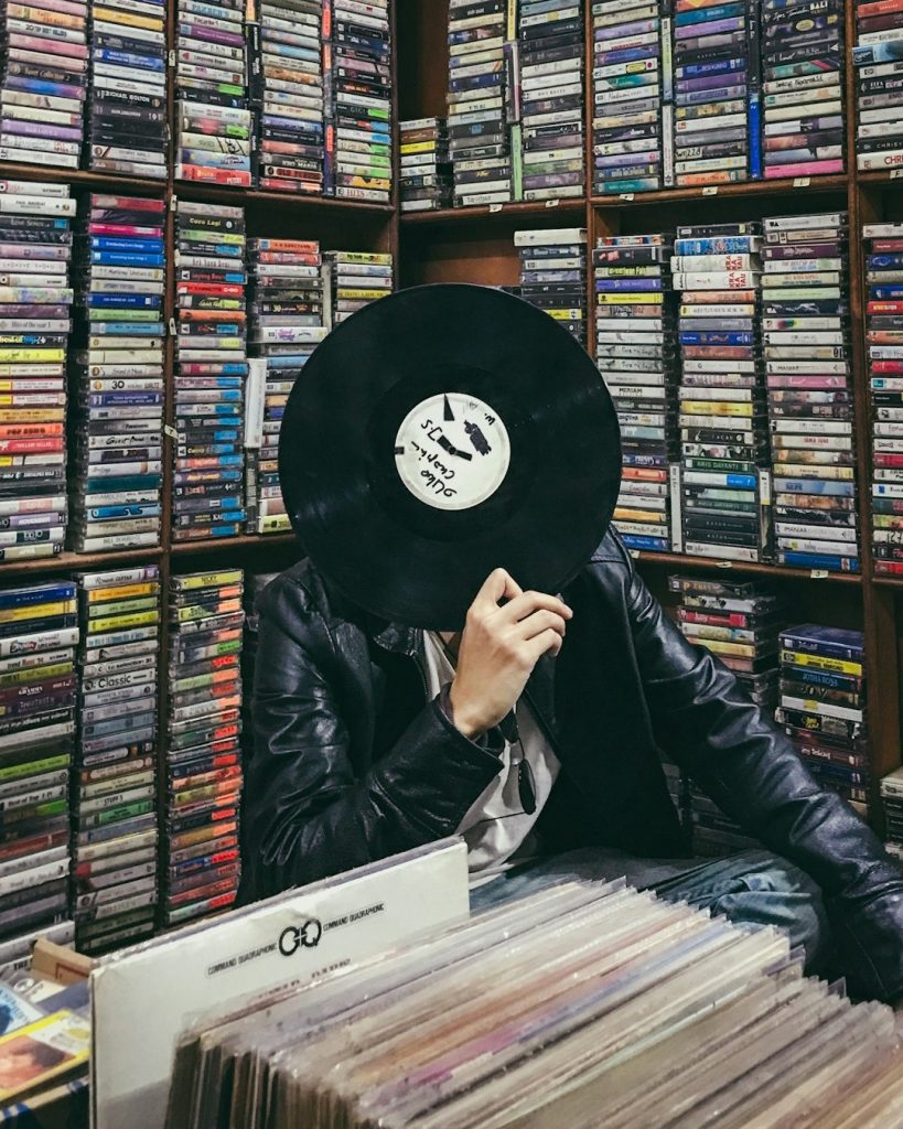 How to Clean Vinyl Records the Right Way (Beginner & Pro Methods ...